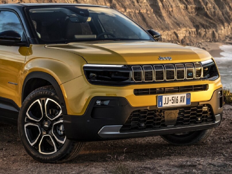 Jeep ने उठाया नई इलेक्ट्रिक SUV से पर्दा, भारत से पहले इन देशों में ...