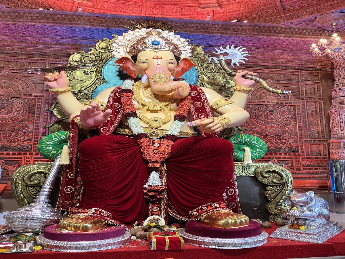 लालबाग के राजा को करोड़ों का चढ़ावा, भक्तों ने दिखाई अपार श्रद्धा ...