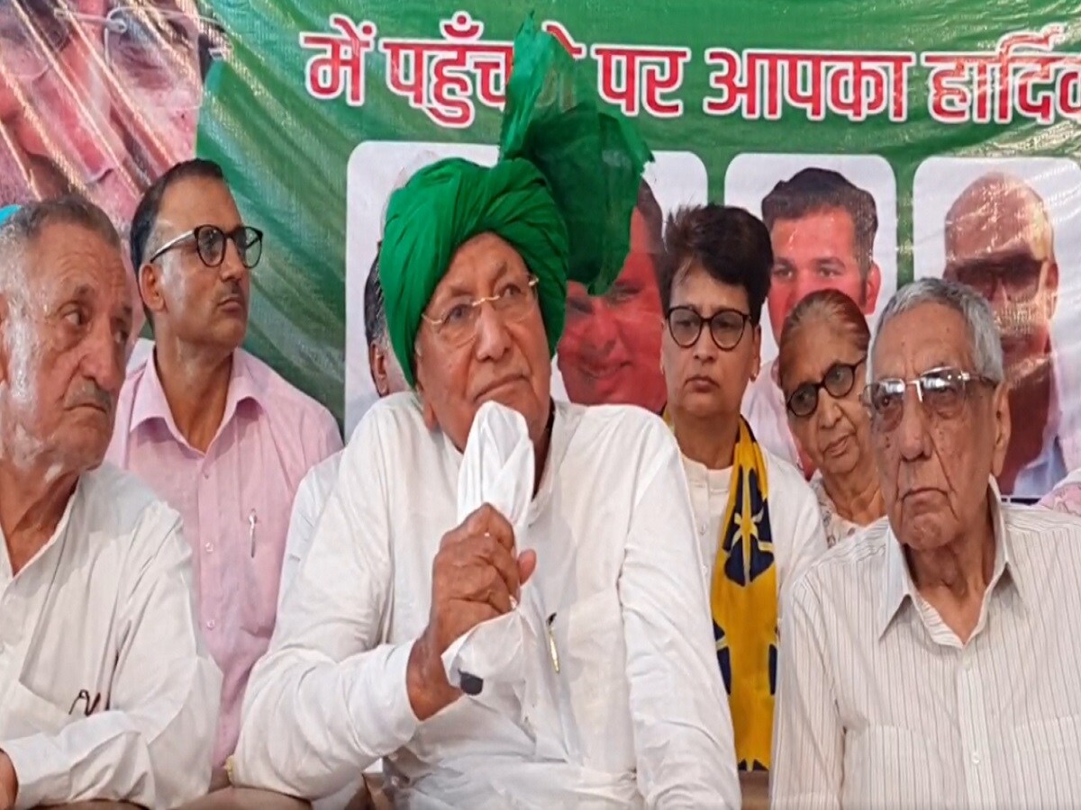 ओम प्रकाश चौटाला की फिसली जुबना, भूपेंद्र हुड्डा को लेकर दिया अजीबोगरीब ...