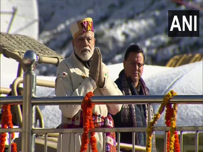 PHOTOS: पहाड़ी टोपी व हैंड मेड ड्रेस; केदारनाथ में हिमाचल की पोशाक में ...