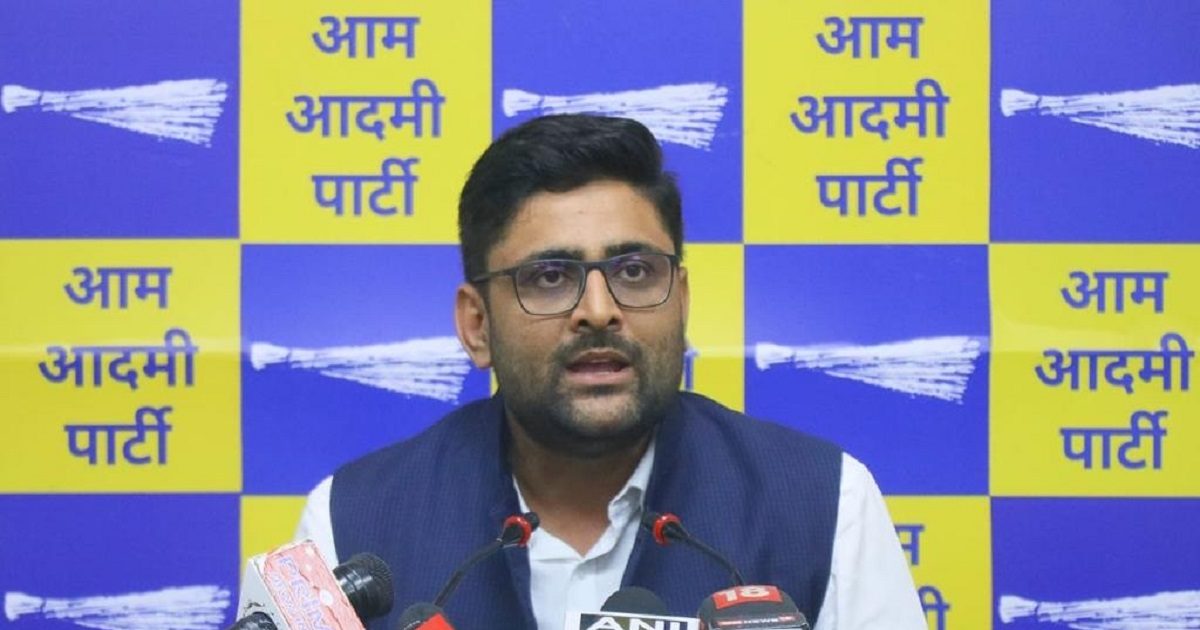 'वायरल वीडियो मामले में सवालों का जवाब ठीक से नहीं दे रहे थे AAP नेता ...