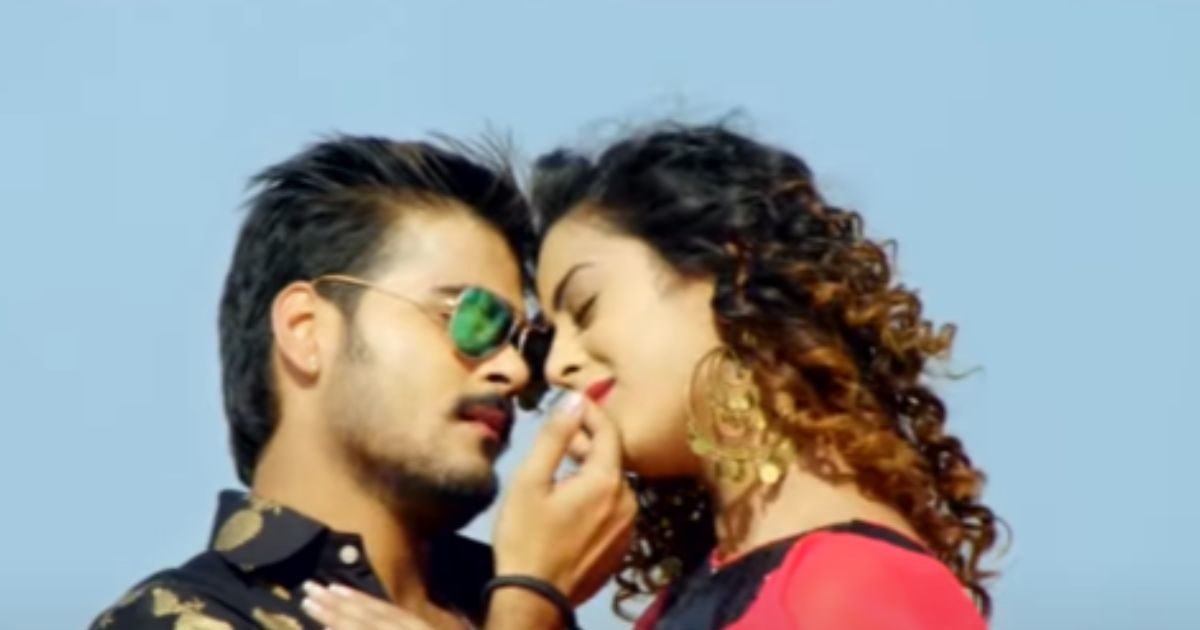 VIDEO: पहले कल्लू से बोलीं यामिनी सिंह, 'मोहे प्रीत रंग में रंग दे' फिर किया लिपलॉक, देखें ...