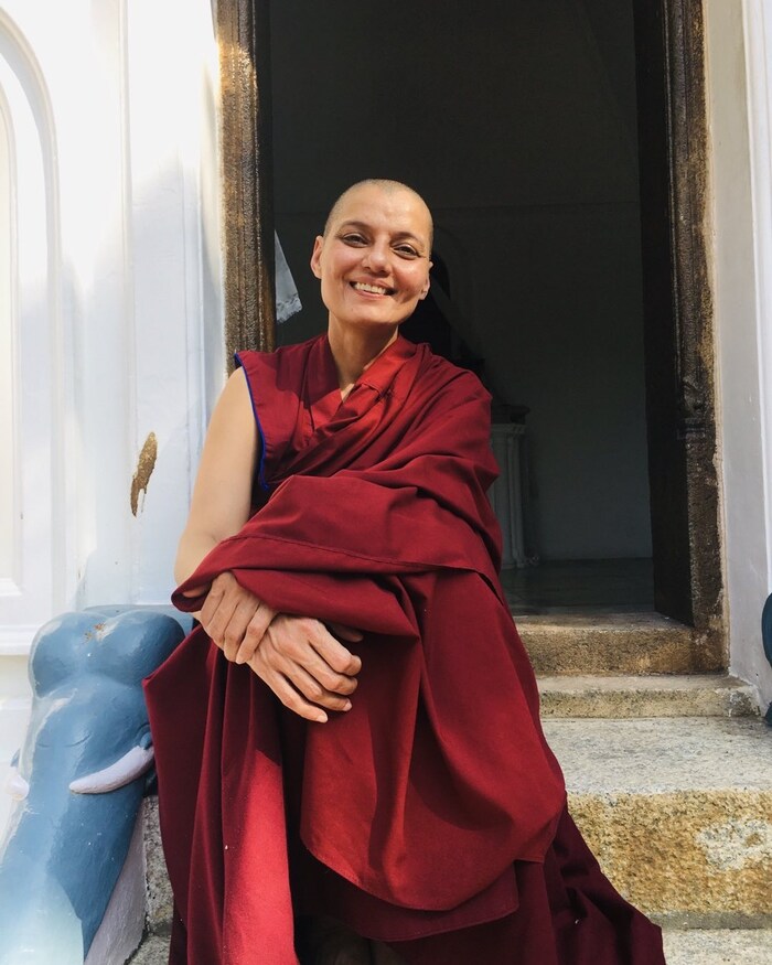 बॉलीवुड और टीवी की इन 8 अभिनेत्रियों ने छोड़ी इंडस्ट्री, धर्म का रास्ता ...