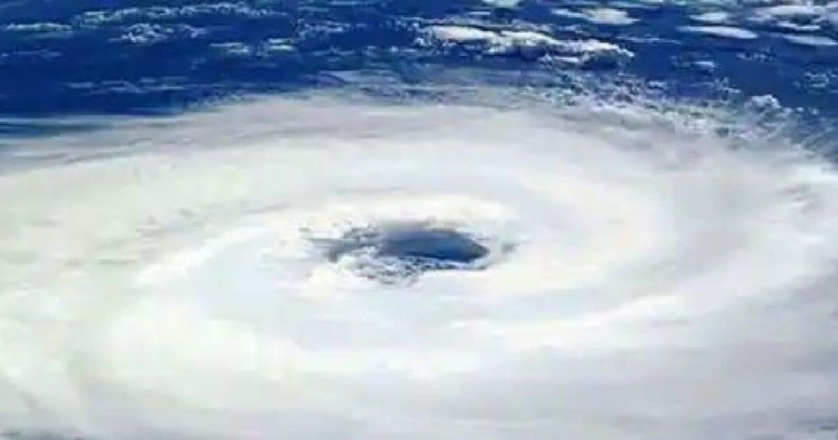 Cyclone Sitrang Updates: तूफान सितरंग ने लिया रौद्र रूप, अलर्ट पर ओडिशा ...