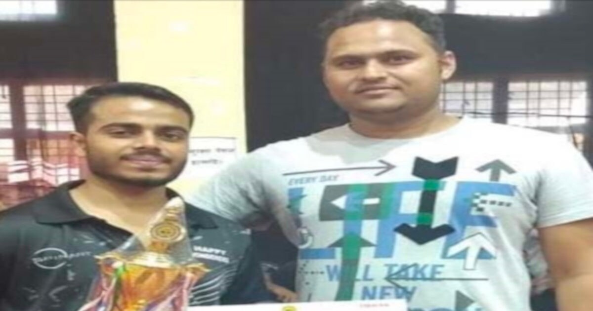 इंटर स्टेट टूर्नामेंट में हेमंत ने लहराया शिवपुरी का परचम, टेबल टेनिस में जीता गोल्ड मेडेल ...