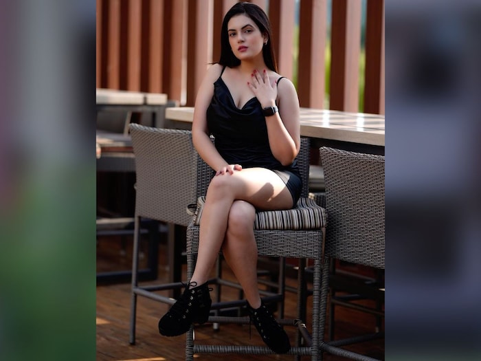 भोजपुरी की ईशा गुप्ता की नेचुरल ब्यूटी के आगे फीका है बॉलीवुड अदाकाराओं ...