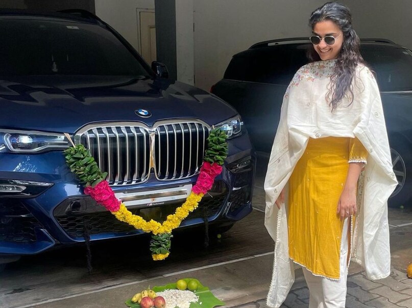 Keerthy Suresh: दशहरा के मौके पर कीर्ति सुरेश ने पहले की कार की पूजा ...