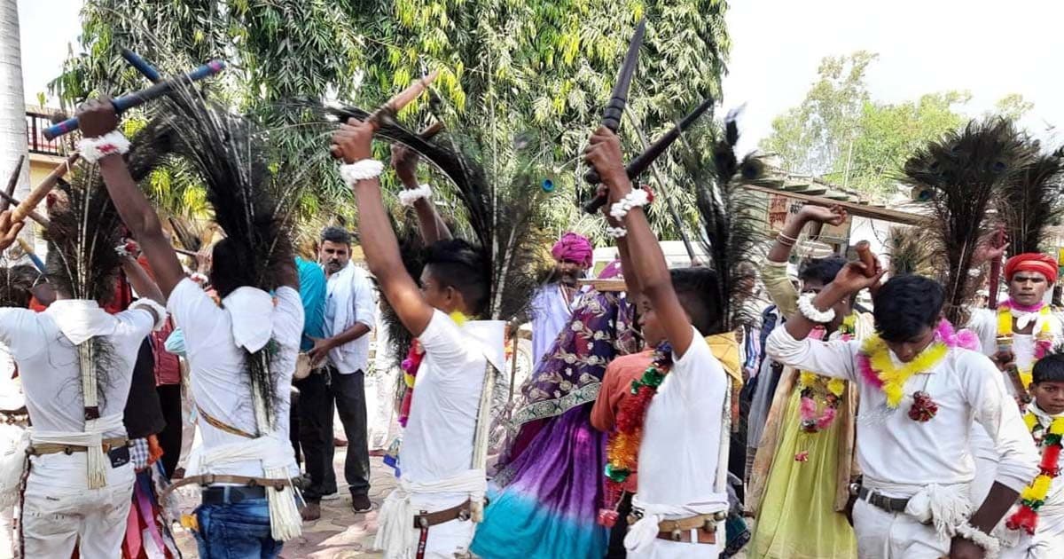 दिवाली के बाद 'दिवारी नाच': जानें क्यों कृष्ण भक्ति में बुंदेलखंड के 12 ...