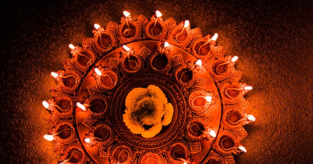 Diwali 2022: दीपावली की रात कहां-कहां दीपक जलाना होता है शुभ, जानें ...