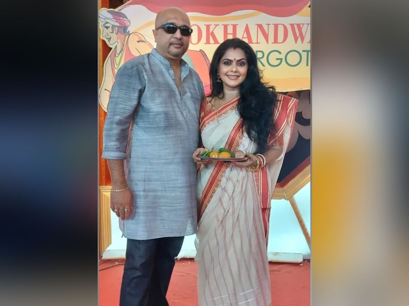 Rinku Ghosh Pics: दशहरा पर बंगाली बौदी के लुक में नजर आईं भोजपुरी ...