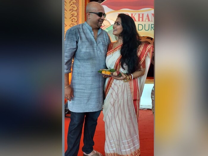 Rinku Ghosh Pics: दशहरा पर बंगाली बौदी के लुक में नजर आईं भोजपुरी ...