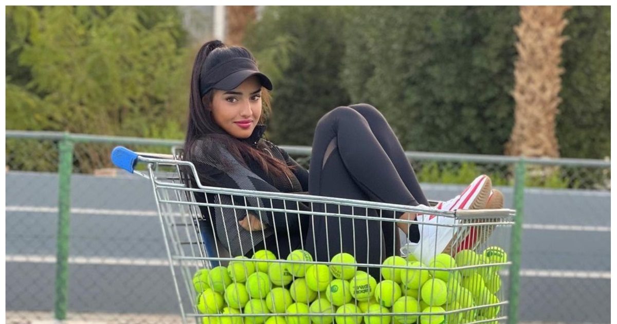 सऊदी की पहली महिला पेशेवर टेनिस खिलाड़ी ने बहरीन में जीता टूर्नामेंट ...