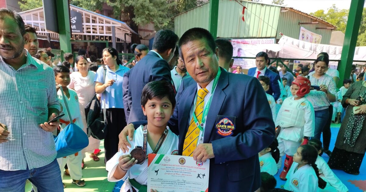 ओपन कराटे चैंपियनशिप: आद्या-प्रथम ने जीता गोल्‍ड, अर्णव को ब्रॉन्‍ज ...