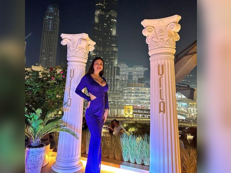 खेसारी लाल की एक्ट्रेस ने किसी खास के साथ बुर्ज खलीफा के सामने मनाया ...