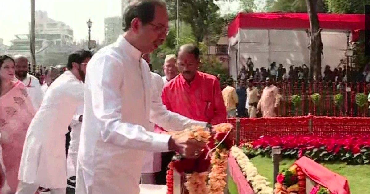 PHOTOS: बाल ठाकरे की 10वीं पुण्यतिथि आज, उद्धव ने दी श्रद्धांजलि; जानें ...
