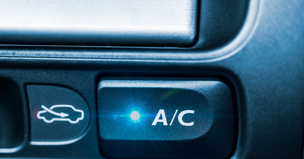 कार में इस बटन के साथ कहीं आपने भी तो नहीं कर दी गलती, जानें इसका सही ...