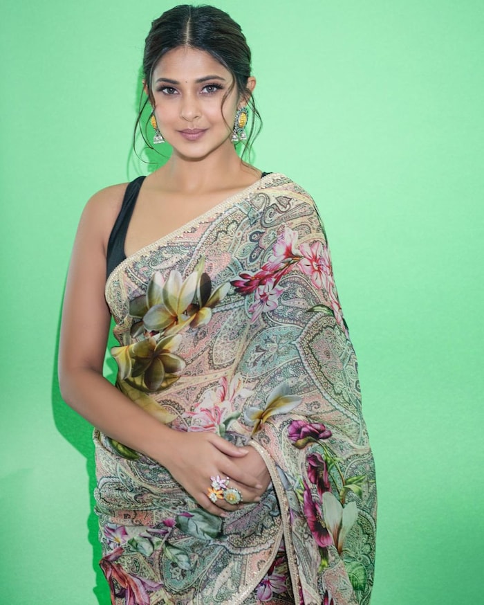 Jennifer Winget New Photos: ट्रेडिशनल लुक में बला की खूबसूरत दिखीं ...