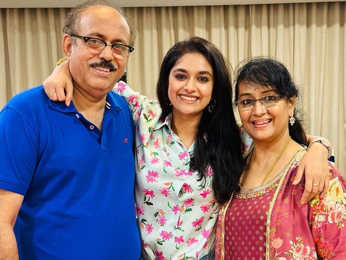 Keerthy Suresh: कीर्ति सुरेश ने लिखा मम्मी-पापा के लिए प्यारा नोट, साथ ...