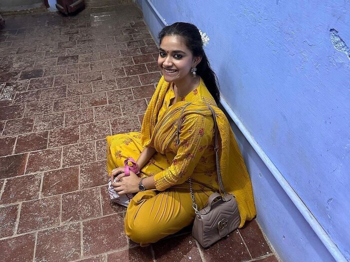 Keerthy Suresh: शांति की तलाश में पुश्तैनी घर पहुंचीं कीर्ति सुरेश, खुद ...