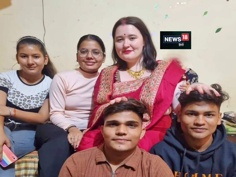 प्रेमी के एक इशारे पर इंग्लैंड से भारत आई युवती, हिंदू रीति-रिवाज से ...