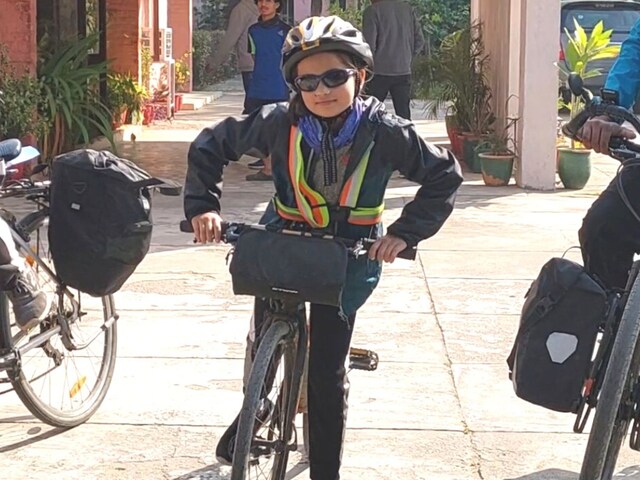 कश्मीर से कन्याकुमारी तक एक और यात्रा, साइकिल से देश नापने निकली 8 साल ...