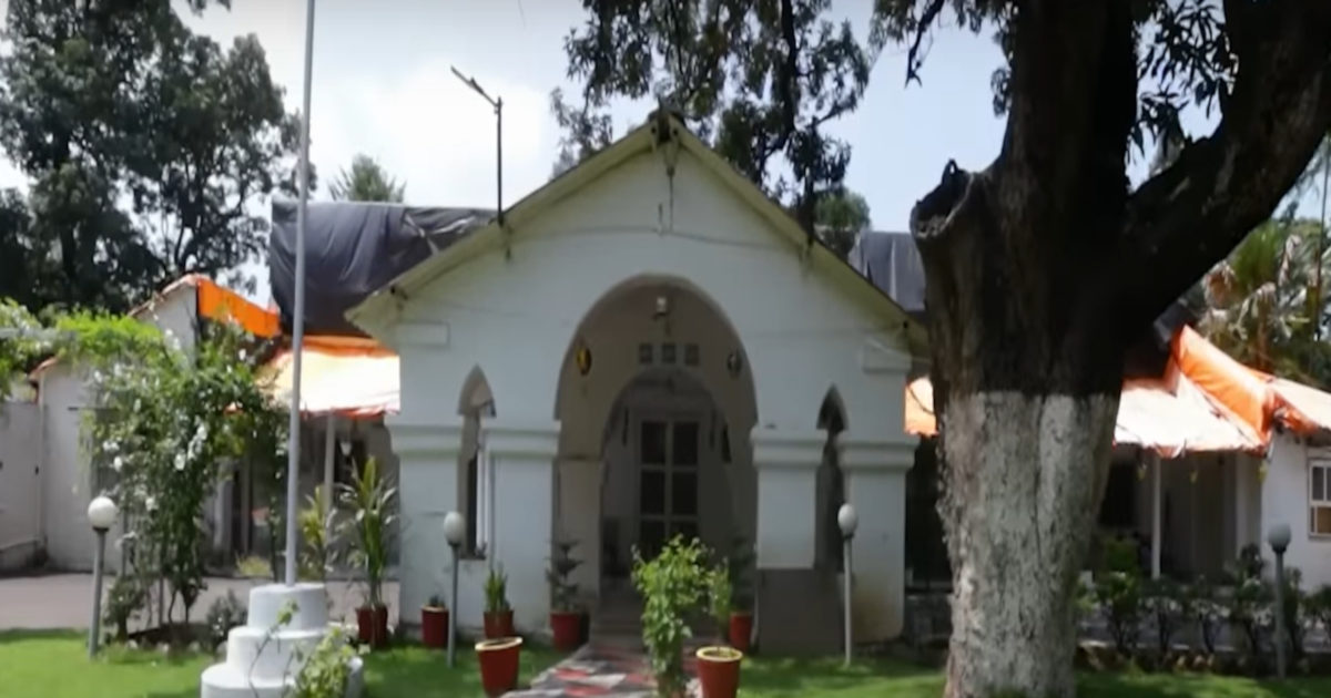 VIDEO: इस IPS अफसर ने दिखाई आलीशान सरकारी बंगले की झलक, खूबसूरती कर ...