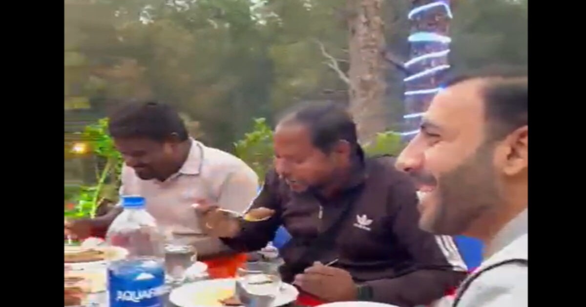 VIDEO: पाकिस्तान पहुंची इंडियन फैमिली रास्ते में मांग रही थी लिफ्ट, तभी ...