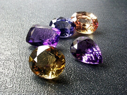 मेष राशि के जातकों के लिए लाभकारी है ये रत्न धारण करना - best gemstone ...