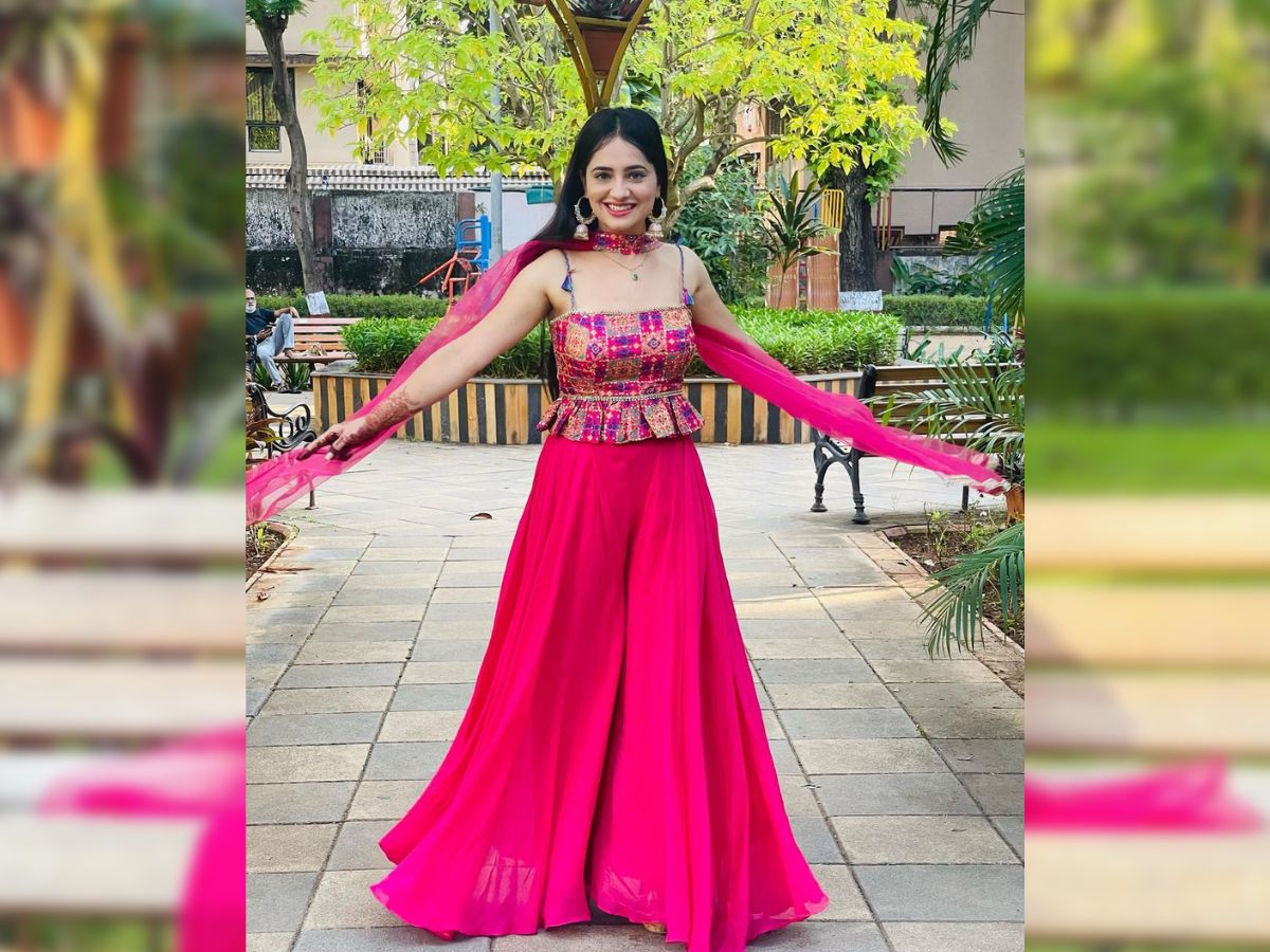 PICS: पिंक कलर के प्लाजो-टॉप में गॉर्जियस दिखीं भोजपुरी एक्ट्रेस, शायनी ...