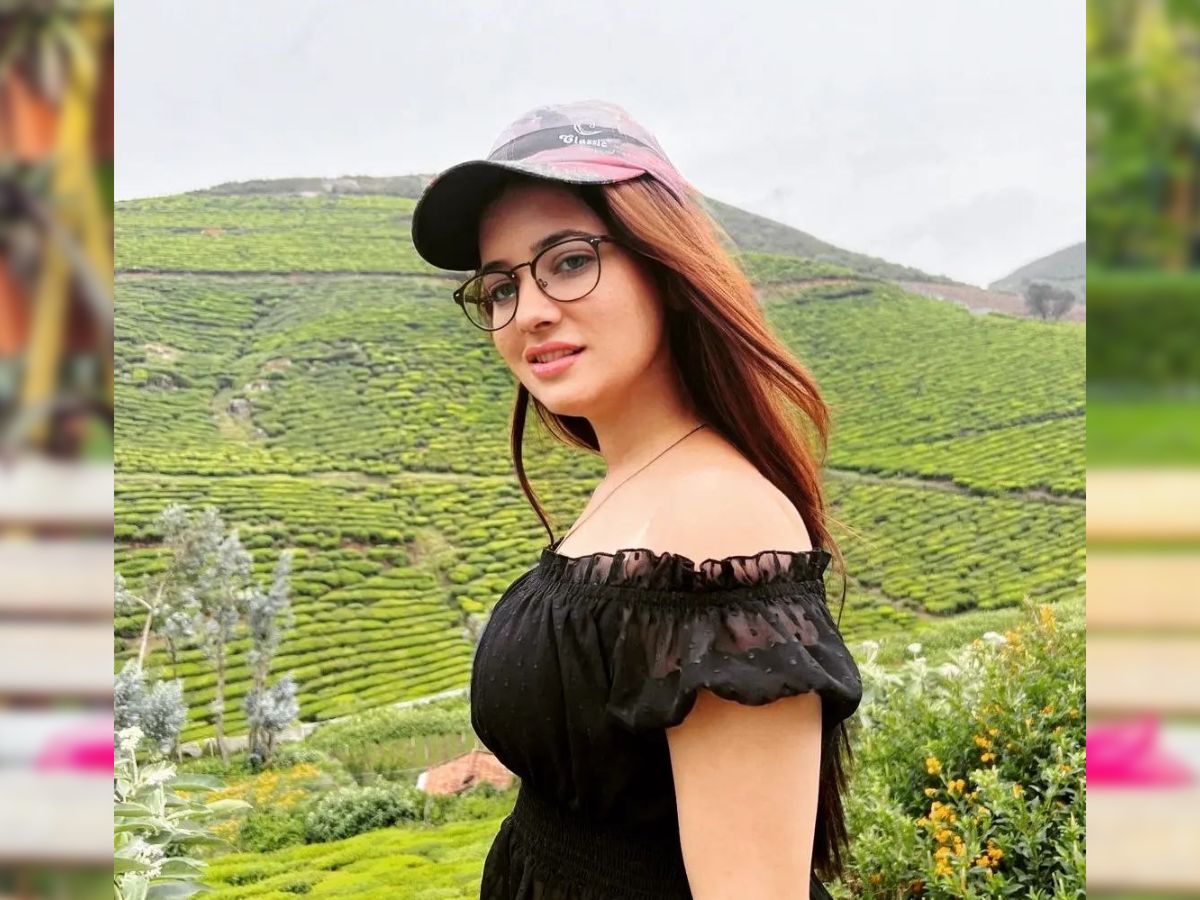 PICS: पिंक कलर के प्लाजो-टॉप में गॉर्जियस दिखीं भोजपुरी एक्ट्रेस, शायनी ...