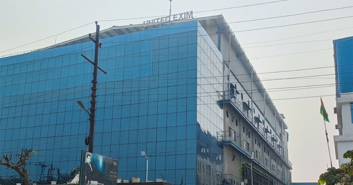 नोएडा के यूनाइटेड एक्सिम पर इनकम टैक्स की रेड, 64 लाख कैश समेत करोड़ों ...