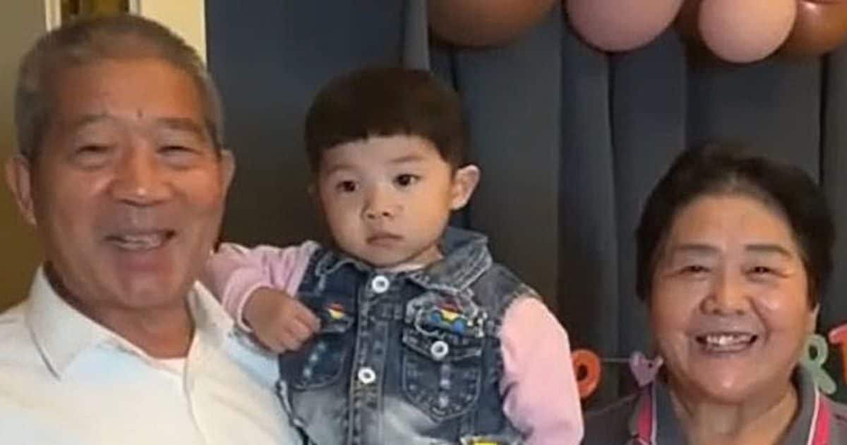 67 साल की महिला तीसरी बार बनी मां, बच्चे को बताया भगवान का तोहफा! 40 ...