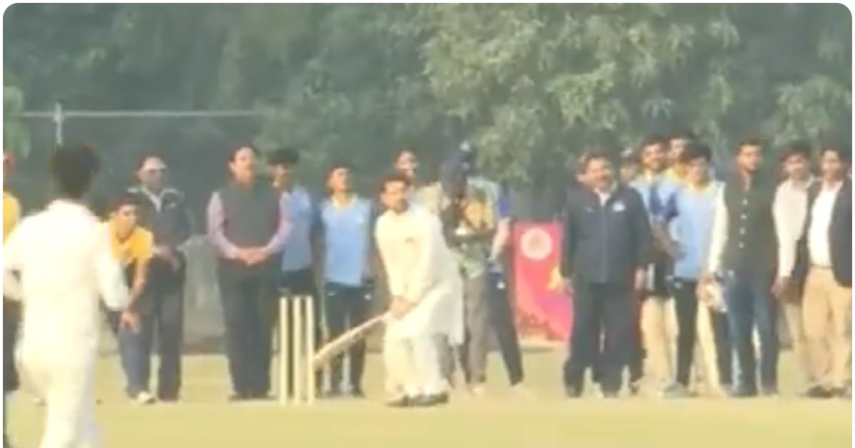 VIDEO: काशी तमिल संगमम् के फ्रेंडली मैच में अनुराग ठाकुर ने थामा बल्ला ...