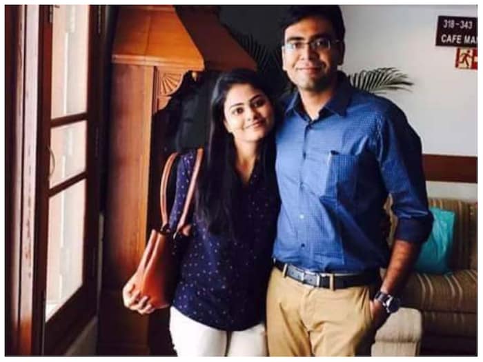 IAS Love Story: महिला IAS को हुआ ऐसा प्यार, शादी के लिए बदलना पड़ा कैडर ...