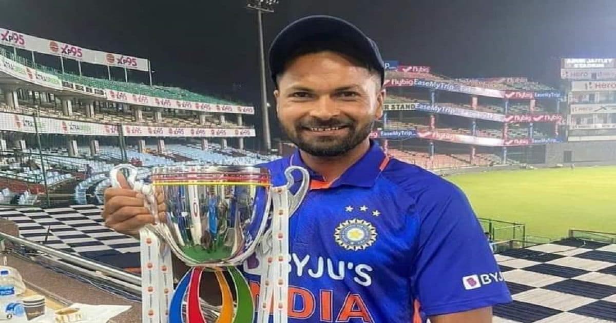 मुकेश की कहानीः पिता टैक्सी चलाते थे, 3 रुपये के बिस्किट के लिए खेला ...