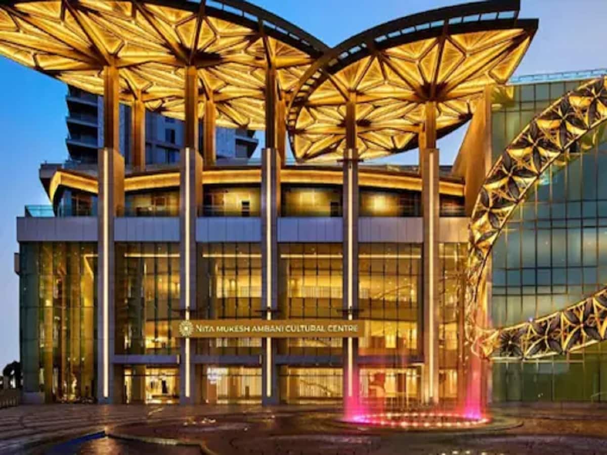 नीता मुकेश अंबानी कल्चरल सेंटर की वेबसाइट लॉन्च, ईशा अंबानी ने आर्ट के ...