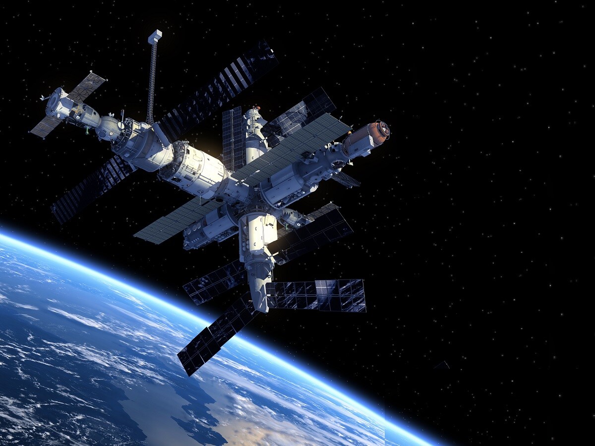 रूस बना रहा है इंटरनेशनल स्पेस स्टेशन से अपने यात्रियों को बचाने की ...