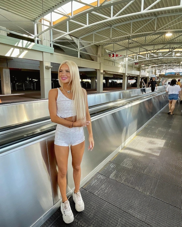 TikTok स्टार अली डुलिन की कार एक्सीडेंट में मौत, सिर्फ 21 साल की थीं ...