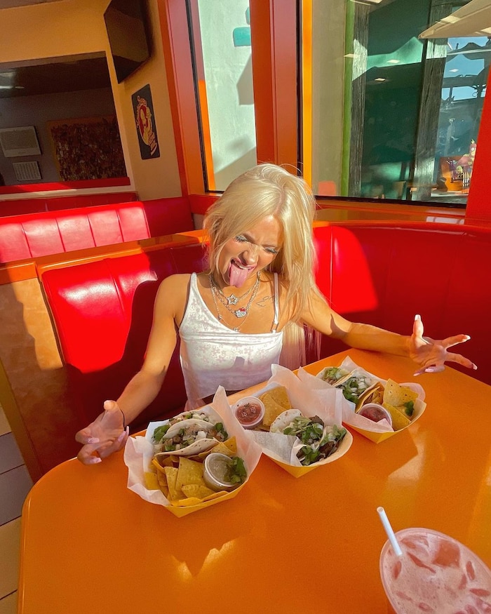 TikTok स्टार अली डुलिन की कार एक्सीडेंट में मौत, सिर्फ 21 साल की थीं ...