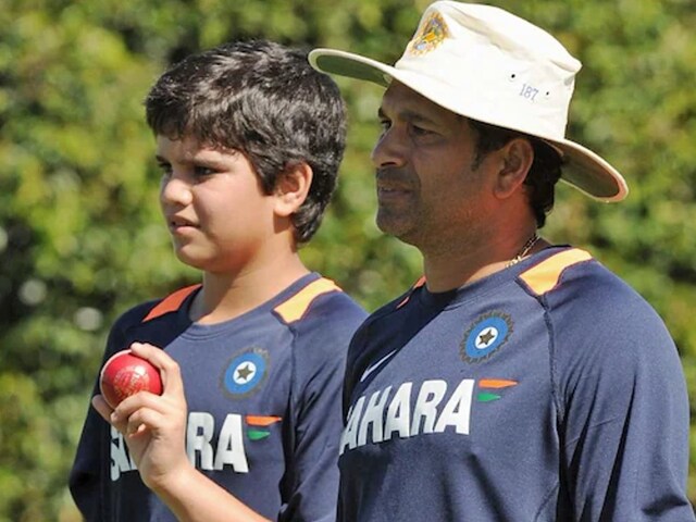 अर्जुन तेंदुलकर के शतक के बाद फैंस को आई सचिन की याद, कुछ इस तरह किया ...