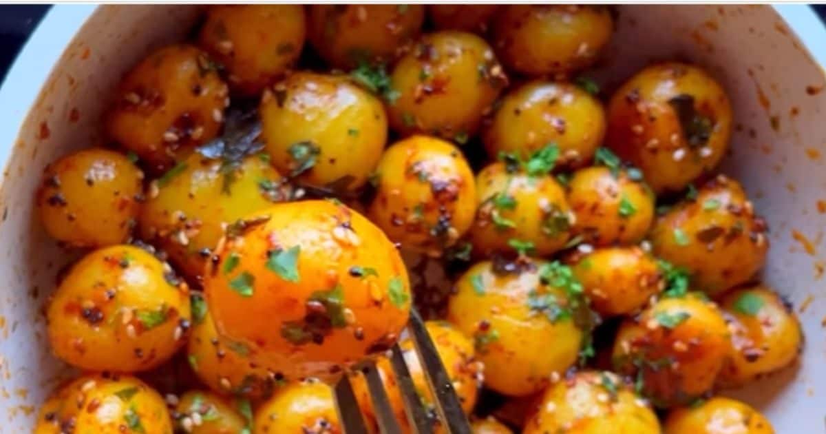 Garlic Tadka Aloo Recipe: खाने का स्वाद बढ़ा देगी गार्लिक तड़का आलू की ...