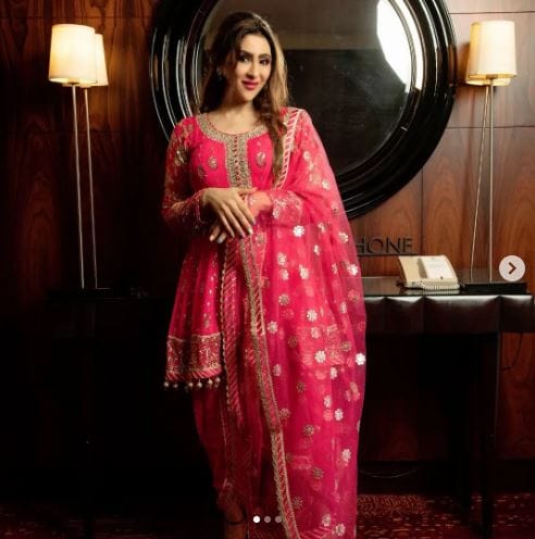 Zoya Agarwal Success Story: 16 हजार किलोमीटर बिना रुके जहाज उड़ाने वाली ...