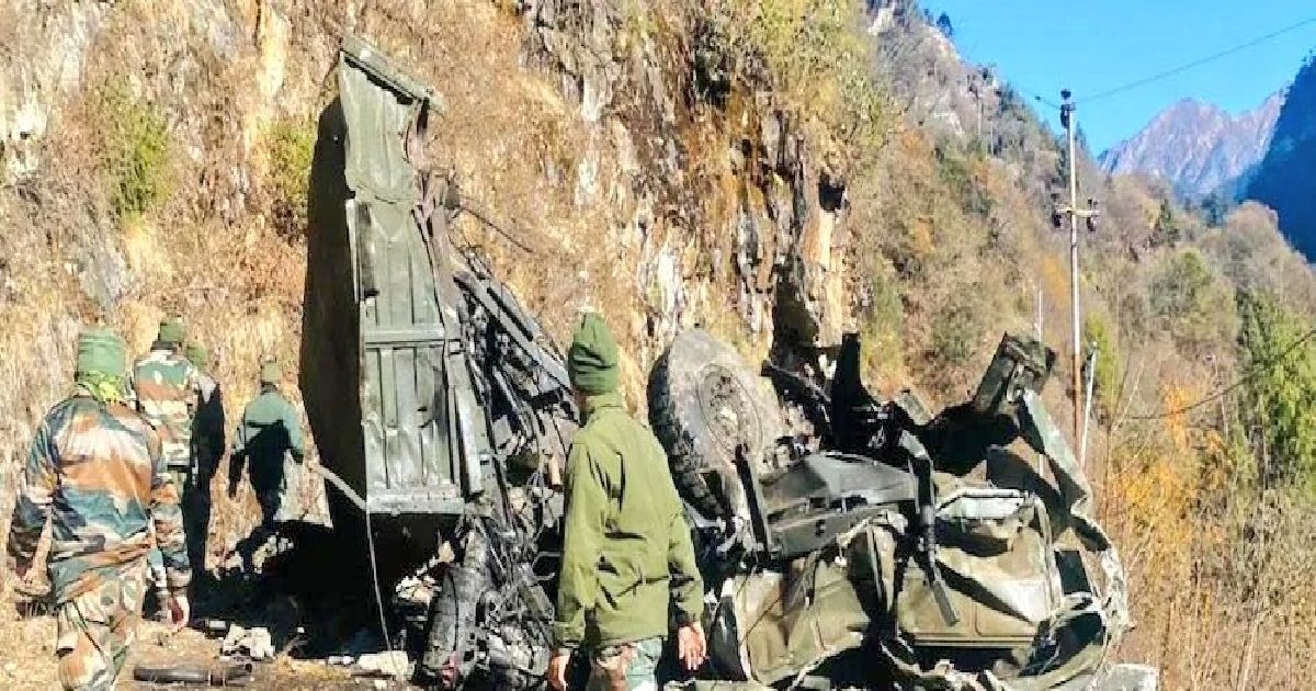 सिक्किम हादसे में जान गंवाने वाले 8 जवानों का राजकीय सम्मान के साथ ...