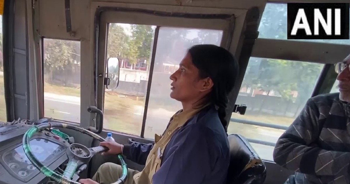 Female Bus Driver: प्रियंका बनीं UP रोडवेज की पहली महिला बस ड्राइवर, कड़े संघर्षों ने दिलाई ...