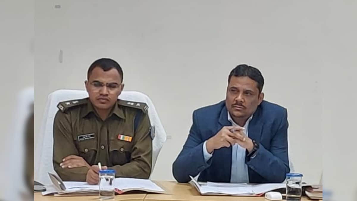 Godda News: कोयला तस्करों की खिलाफ DC व SP सख्त, थाना प्रभारियों को दिए ...