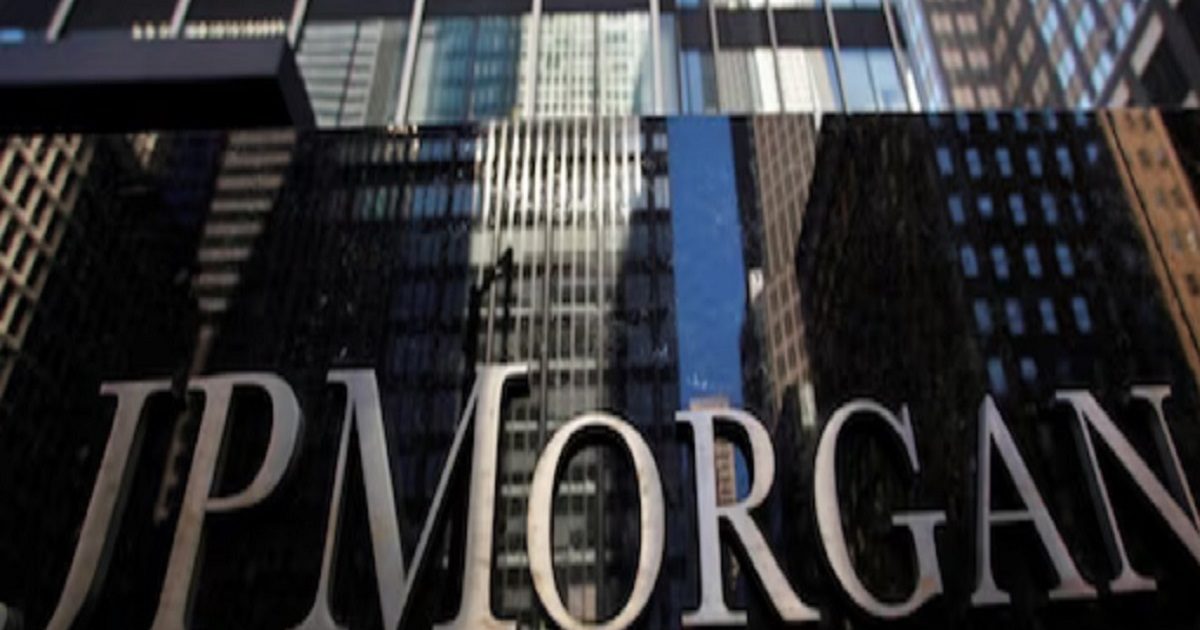 40 लाख फेक यूजर बनाकर दुनिया के बड़े बैंक को ₹1450 करोड़ में बेची ...