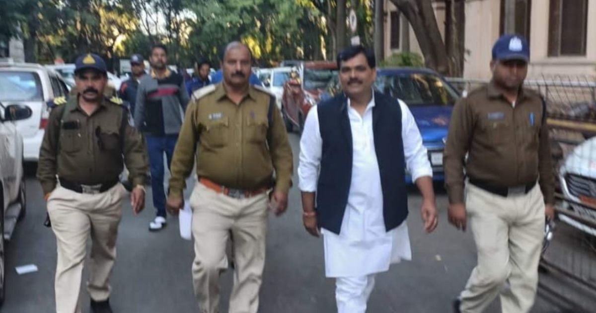 खाद लूट मामला : कांग्रेस विधायक मनोज चावला ने कोर्ट में किया सरेंडर, 58 ...