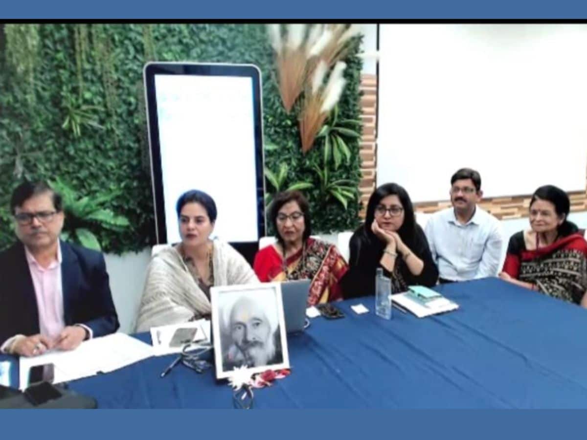 अयोध्या सिंह उपाध्याय 'हरिऔध' की रचनाओं में विविध शैली और संपूर्ण रस का ...