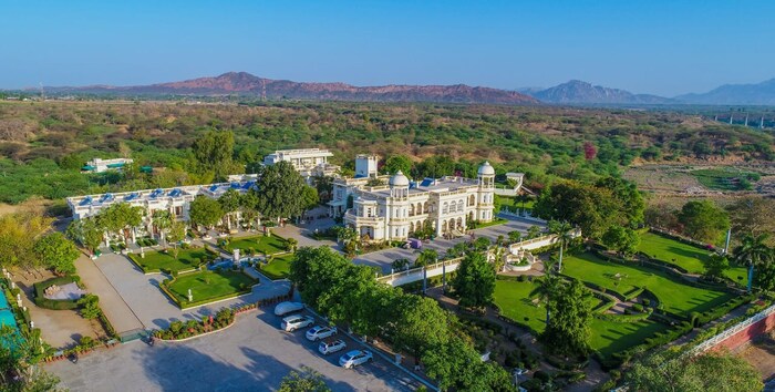 Sooryavansham: देखिए अमिताभ बच्चन की वो 'हवेली' जहां हुई थी सूर्यवंशम ...