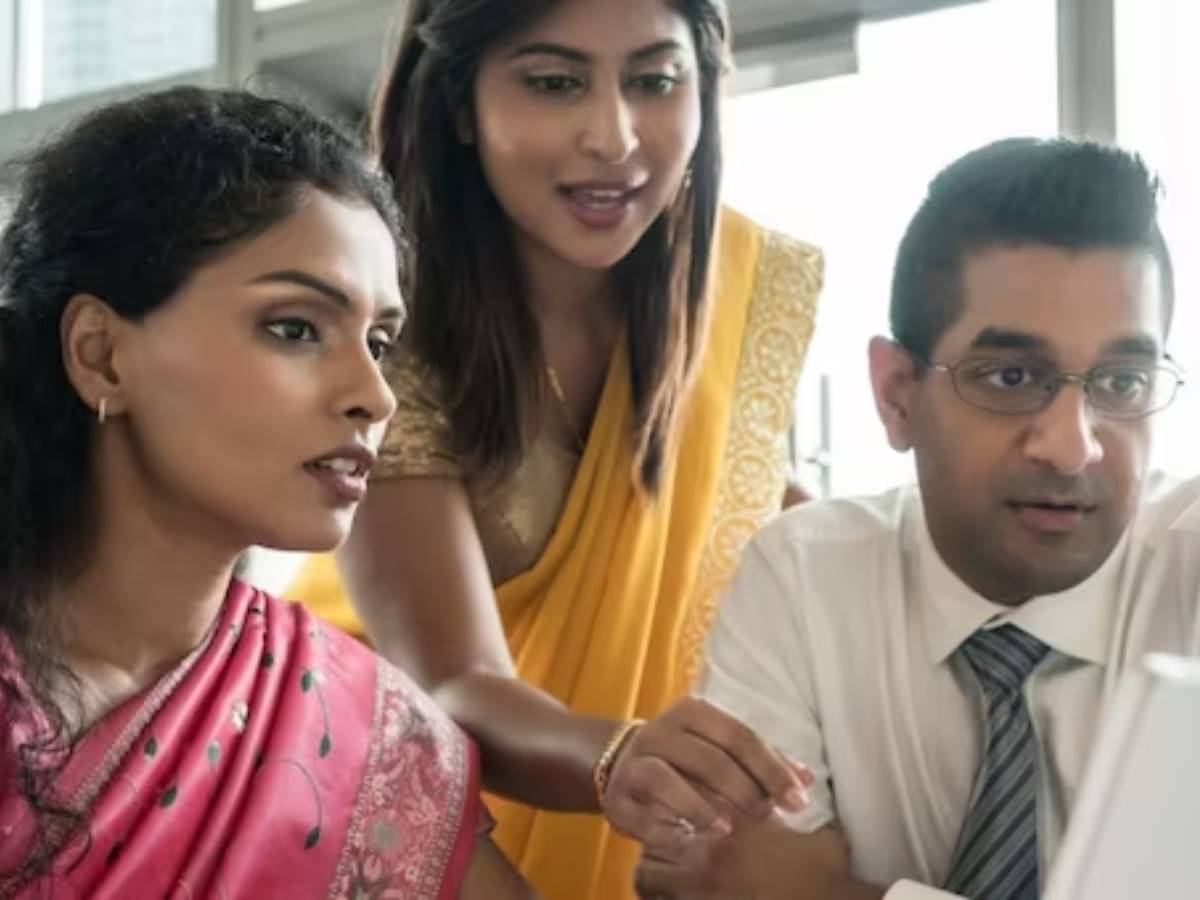 क्यों भारतीयों में होती है सिर हिलाकर जवाब देने की आदत? जानिए इसके पीछे ...